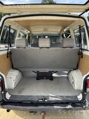 Balts Volkswagen T4 1995 Rīga, ar dzinēja tilpumu 1.90 L un nobraukumu 296 tūkst. km par 2500 €, foto 11 vietnē AUTOMOTO.COM.LV