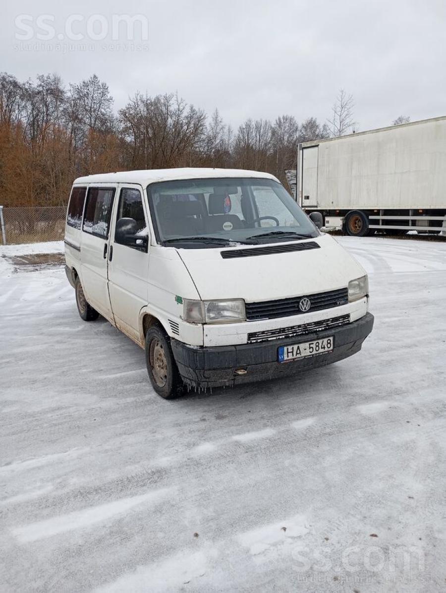 White Volkswagen T4 1996 in Rezekne, with an engine capacity of 2.50 L and mileage of 642 thousand km for 1750 €, photo 6 on AUTOMOTO.COM.LV