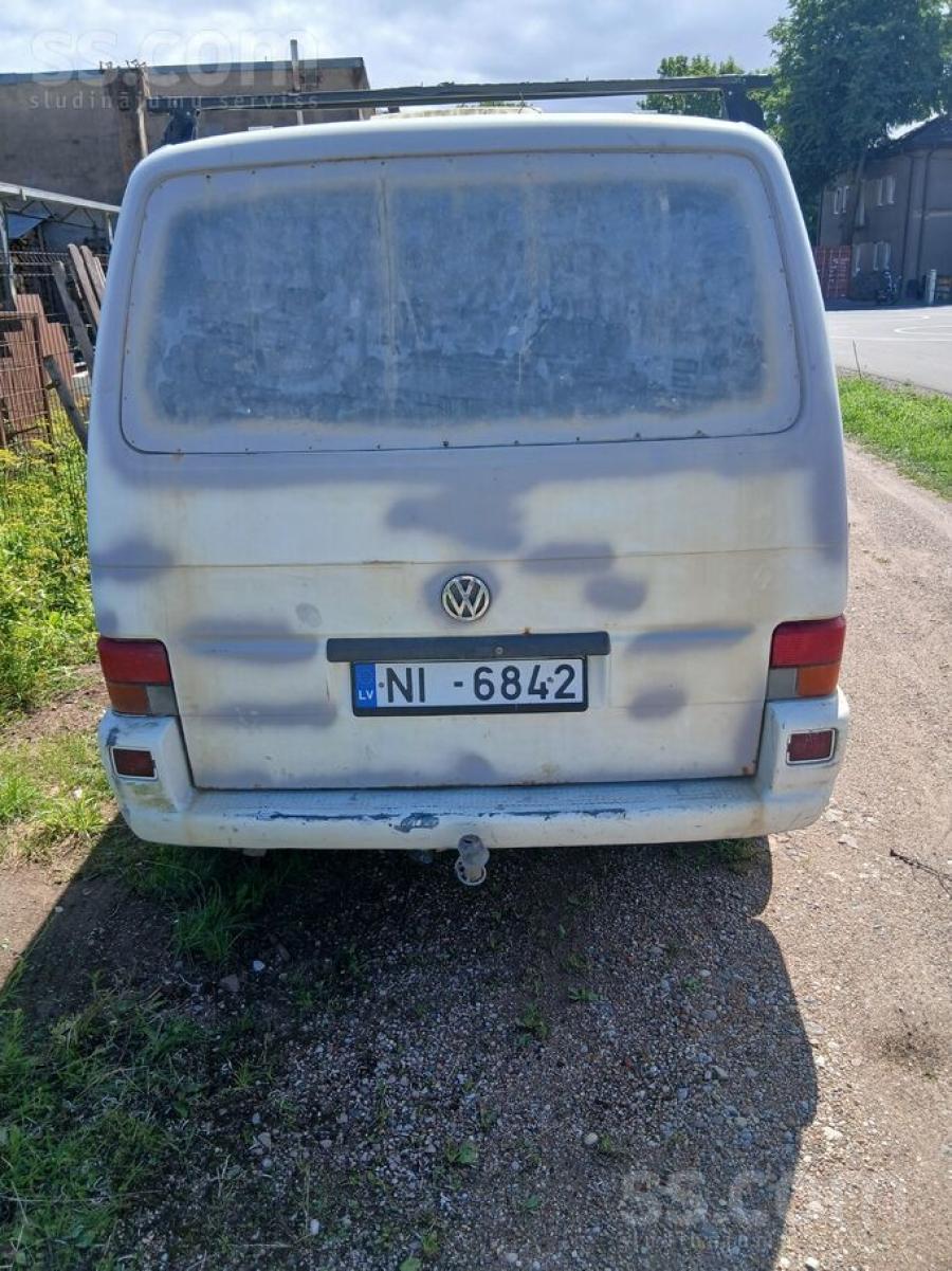 White Volkswagen T4 1996 in Jelgava, with an engine capacity of 2.50 L and mileage of 500 thousand km for 1699 €, photo 4 on AUTOMOTO.COM.LV