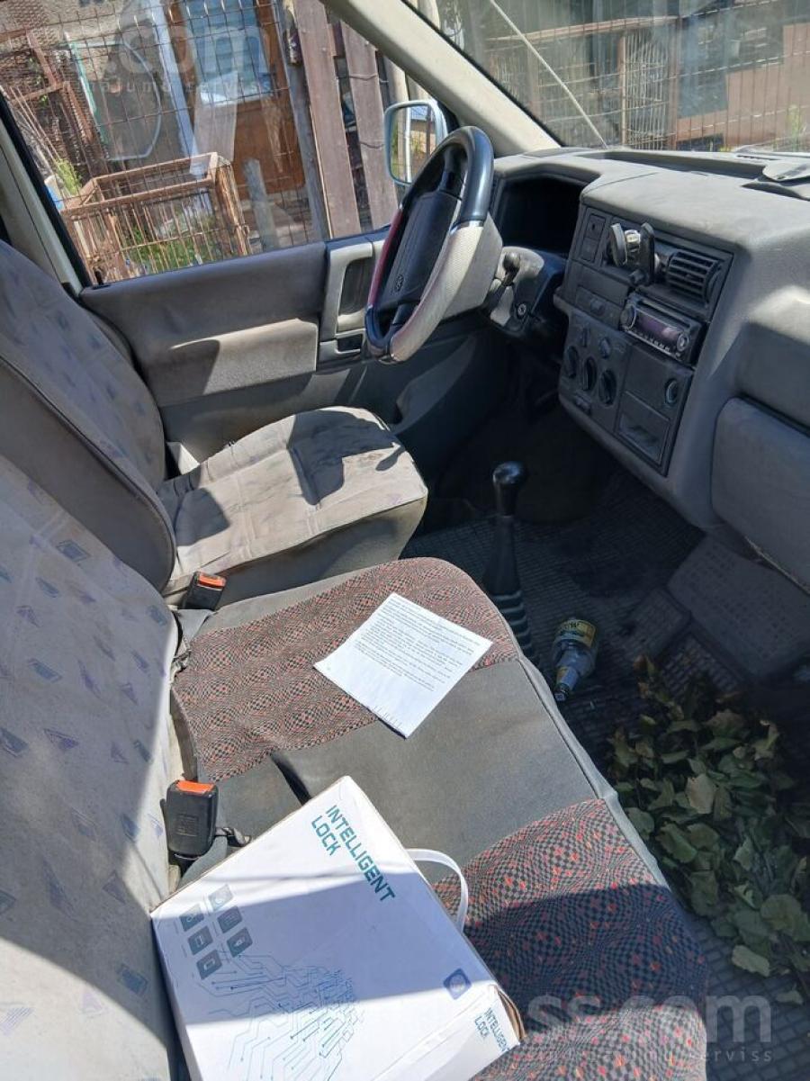 White Volkswagen T4 1996 in Jelgava, with an engine capacity of 2.50 L and mileage of 500 thousand km for 1699 €, photo 6 on AUTOMOTO.COM.LV