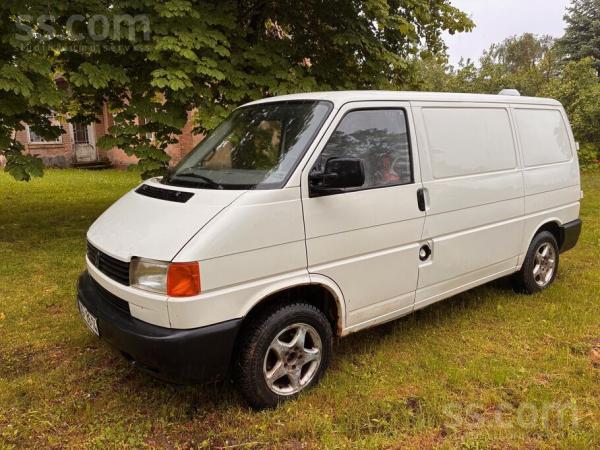 Белый Фольксваген Т4 1997 в Цесис, объемом двигателя 1.90 л и пробегом 313 тыс. км за 1300 €, фото 1 на AUTOMOTO.COM.LV