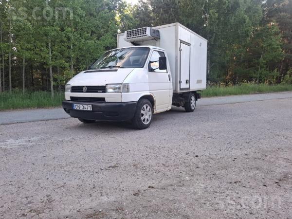 Белый Фольксваген Т4 1998 в Елгава, объемом двигателя 2.50 л и пробегом 325 тыс. км за 3500 €, фото 1 на AUTOMOTO.COM.LV