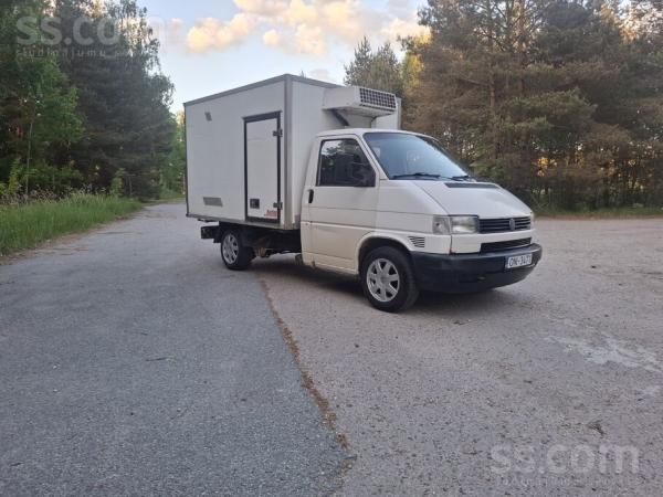 Белый Фольксваген Т4 1998 в Елгава, объемом двигателя 2.50 л и пробегом 325 тыс. км за 3500 €, фото 2 на AUTOMOTO.COM.LV