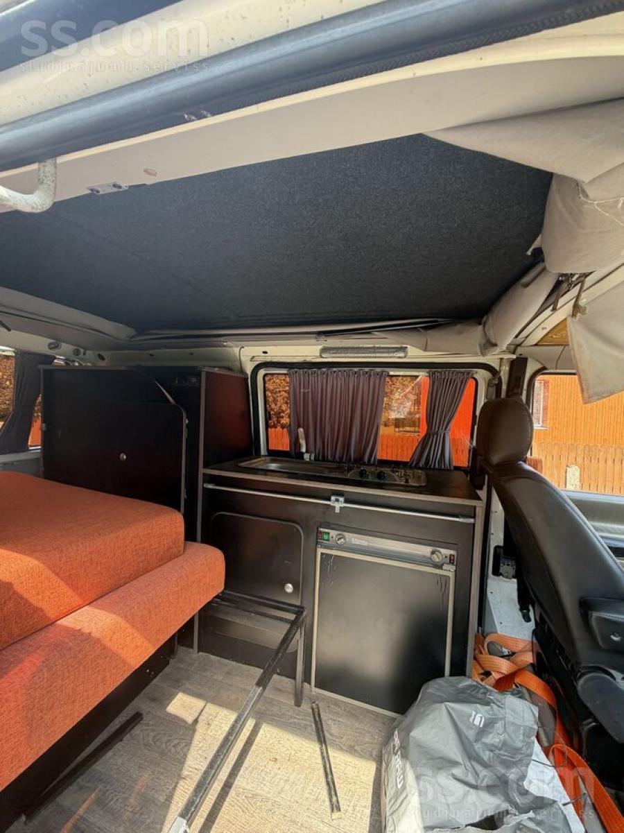 Balts Volkswagen T4 1998 Rīga, ar dzinēja tilpumu 2.50 L un nobraukumu 300 tūkst. km par 2800 €, foto 5 vietnē AUTOMOTO.COM.LV