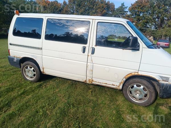 White Volkswagen T4 1998 in Riga, with an engine capacity of 2.50 L and mileage of 400 thousand km for 1400 €, photo 3 on AUTOMOTO.COM.LV
