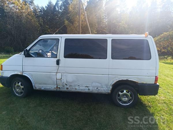 White Volkswagen T4 1998 in Riga, with an engine capacity of 2.50 L and mileage of 400 thousand km for 1400 €, photo 7 on AUTOMOTO.COM.LV