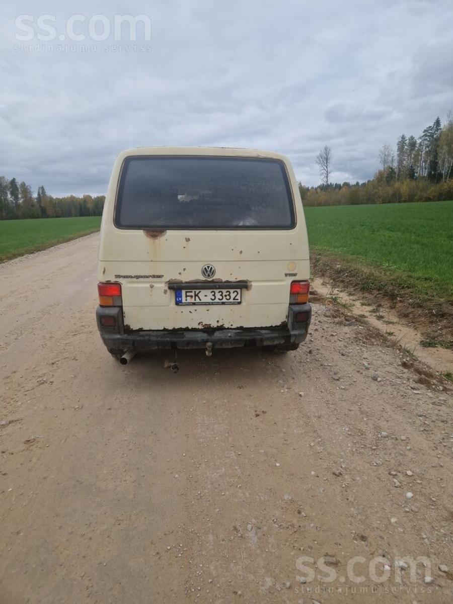 Белый Фольксваген Т4 1998 в Цесис, объемом двигателя 2.50 л и пробегом 660 тыс. км за 1000 €, фото 5 на AUTOMOTO.COM.LV