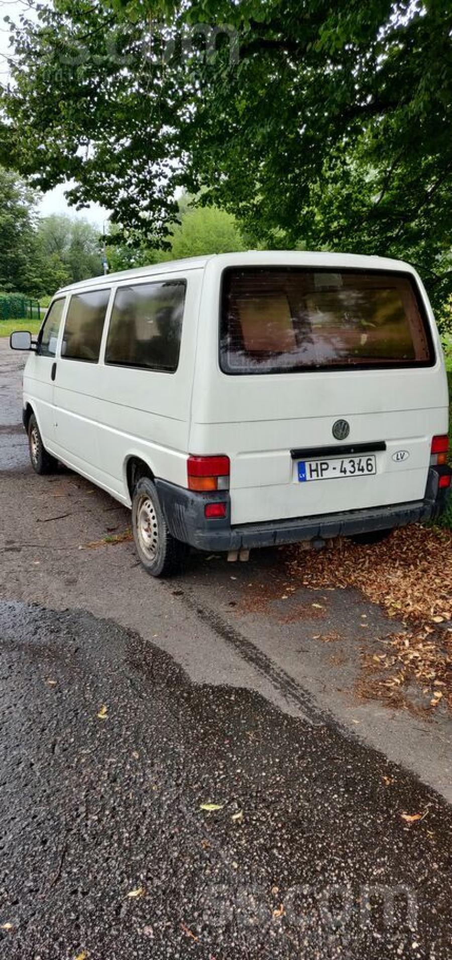 Balts Volkswagen T4 1999 Rīga, ar dzinēja tilpumu 2.40 L un nobraukumu 240 tūkst. km par 2000 €, foto 5 vietnē AUTOMOTO.COM.LV