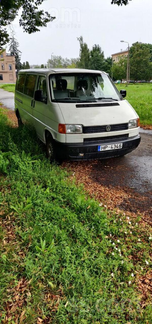 White Volkswagen T4 1999 in Riga, with an engine capacity of 2.40 L and mileage of 240 thousand km for 2000 €, photo 6 on AUTOMOTO.COM.LV