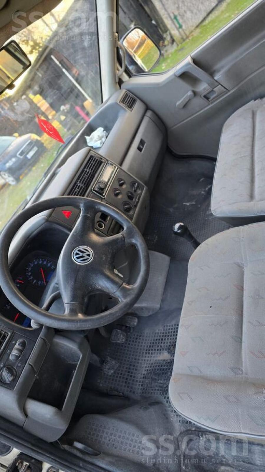 Balts Volkswagen T4 2000 Tukums, ar dzinēja tilpumu 2.50 L un nobraukumu 500 tūkst. km par 1800 €, foto 6 vietnē AUTOMOTO.COM.LV