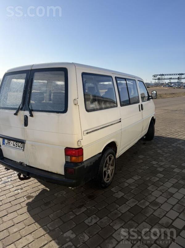 Balts Volkswagen T4 2000 Liepāja, ar dzinēja tilpumu 2.50 L un nobraukumu 443 tūkst. km par 2290 €, foto 4 vietnē AUTOMOTO.COM.LV