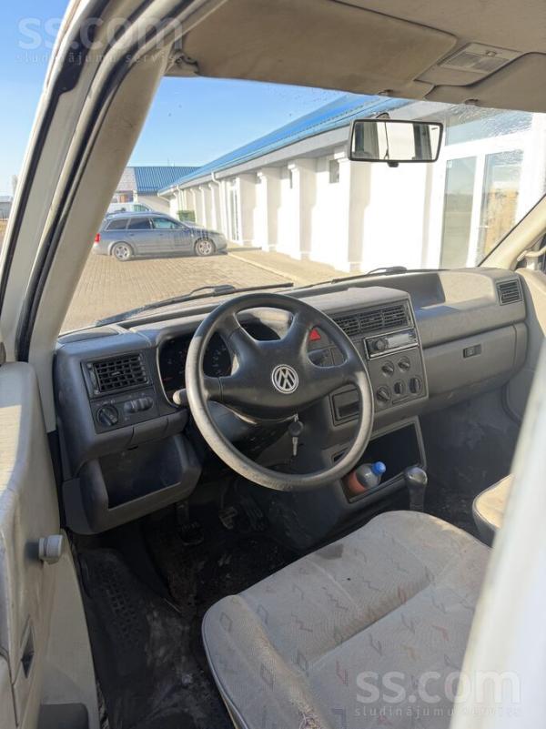Balts Volkswagen T4 2000 Liepāja, ar dzinēja tilpumu 2.50 L un nobraukumu 443 tūkst. km par 2290 €, foto 5 vietnē AUTOMOTO.COM.LV