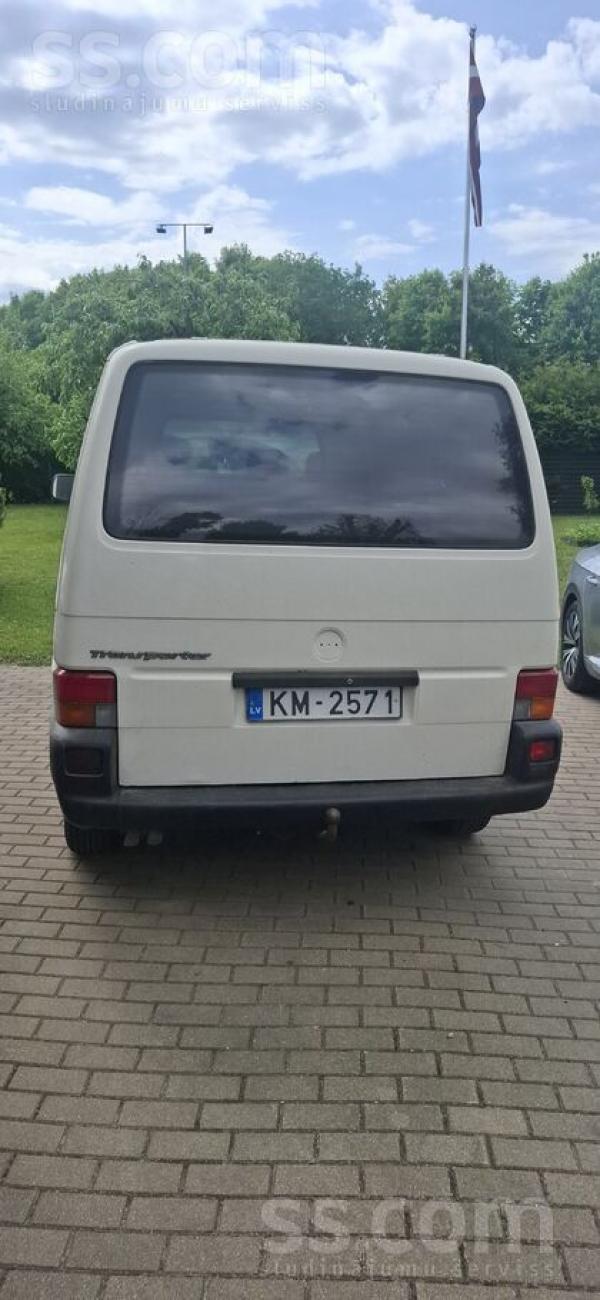 Balts Volkswagen T4 2000 Rīga, ar dzinēja tilpumu 1.90 L un nobraukumu 316 tūkst. km par 2850 €, foto 3 vietnē AUTOMOTO.COM.LV