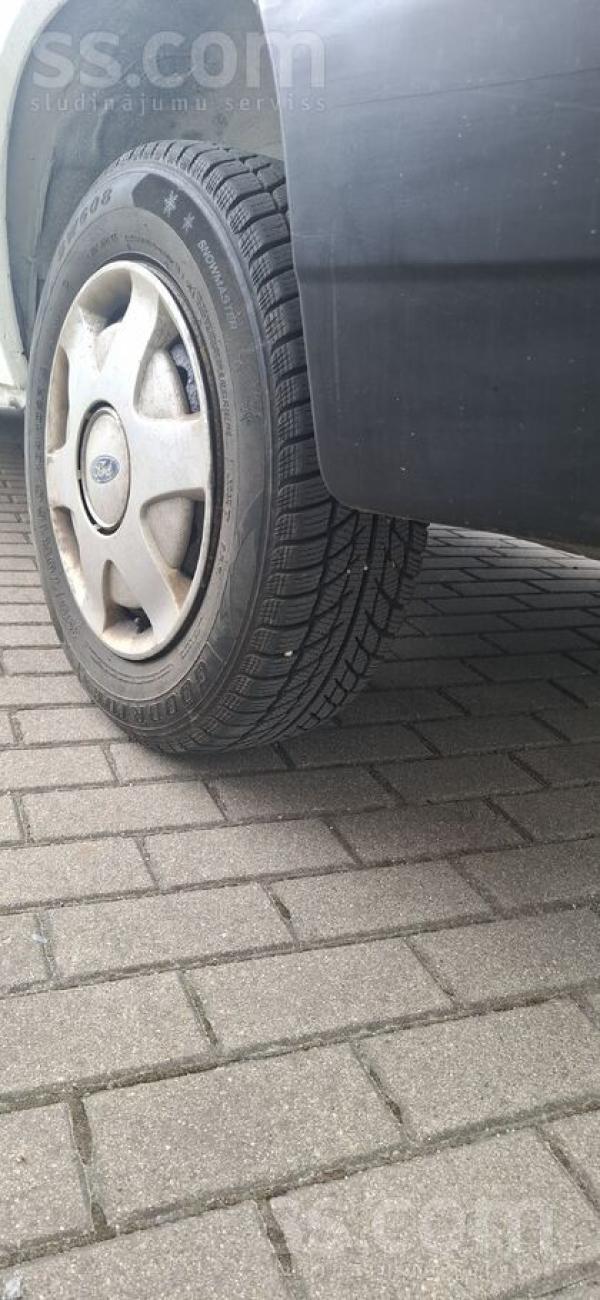 Balts Volkswagen T4 2000 Rīga, ar dzinēja tilpumu 1.90 L un nobraukumu 316 tūkst. km par 2850 €, foto 4 vietnē AUTOMOTO.COM.LV