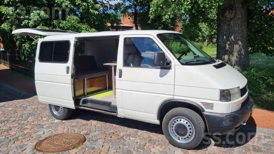 Balts Volkswagen T4 2000 Cēsis, ar dzinēja tilpumu 1.90 L un nobraukumu 243 tūkst. km par 5390 €, foto 1 vietnē AUTOMOTO.COM.LV