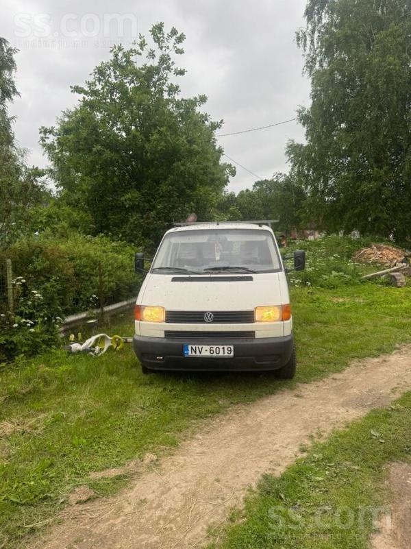 White Volkswagen T4 2000 in Riga, with an engine capacity of 1.90 L and mileage of 256 thousand km for 3100 €, photo 1 on AUTOMOTO.COM.LV