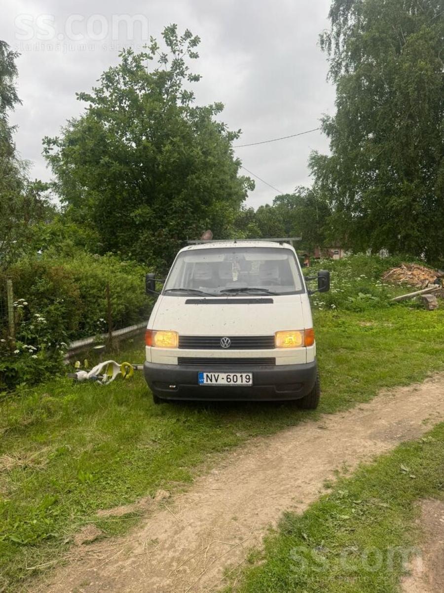 White Volkswagen T4 2000 in Riga, with an engine capacity of 1.90 L and mileage of 256 thousand km for 3100 €, photo 1 on AUTOMOTO.COM.LV