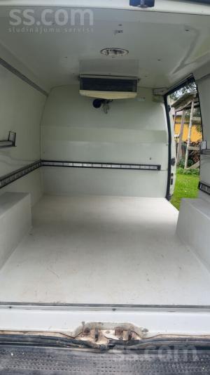 White Volkswagen T4 2000 in Liepaja, with an engine capacity of 2.40 L and mileage of 635 thousand km for 2400 €, photo 4 on AUTOMOTO.COM.LV