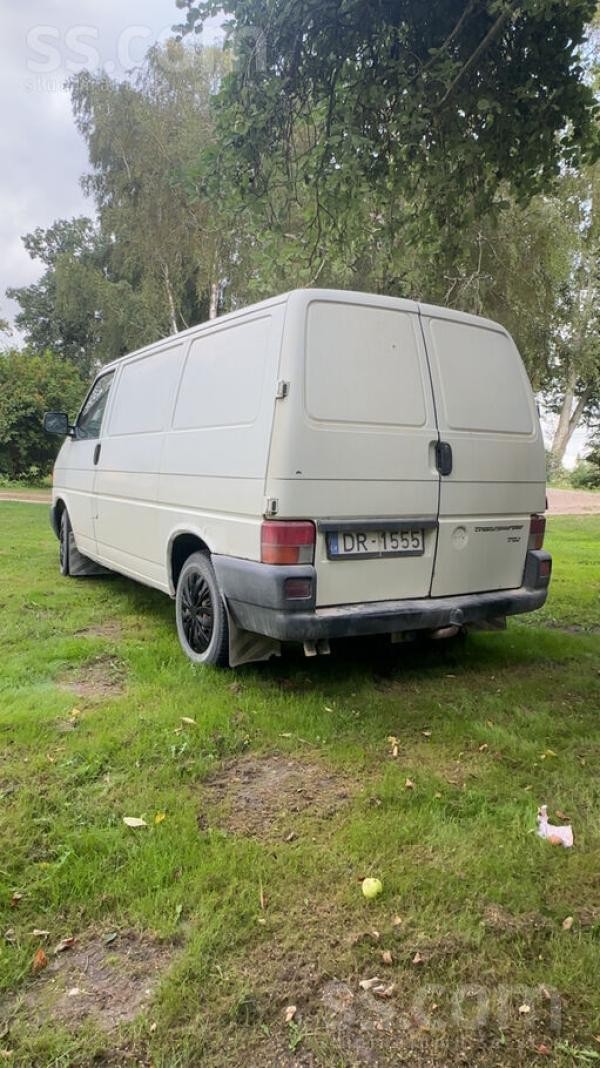 Balts Volkswagen T4 2000 Liepāja, ar dzinēja tilpumu 2.40 L un nobraukumu 635 tūkst. km par 2400 €, foto 6 vietnē AUTOMOTO.COM.LV
