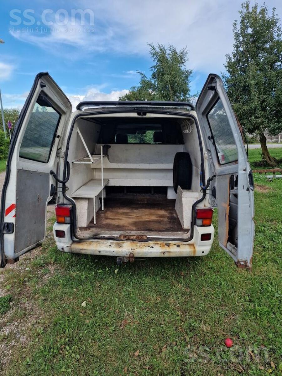 Balts Volkswagen T4 2000 Dobele, ar dzinēja tilpumu 2.50 L un nobraukumu 0 tūkst. km par 1500 €, foto 12 vietnē AUTOMOTO.COM.LV