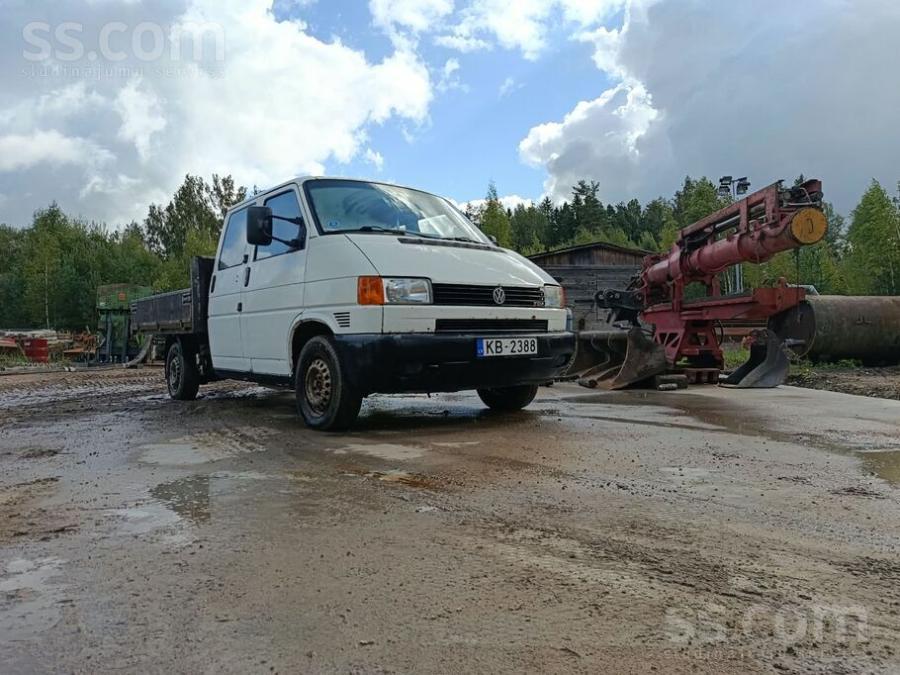 White Volkswagen T4 2000 in Jekabpils, with an engine capacity of 2.50 L and mileage of 479 thousand km for 2000 €, photo 5 on AUTOMOTO.COM.LV