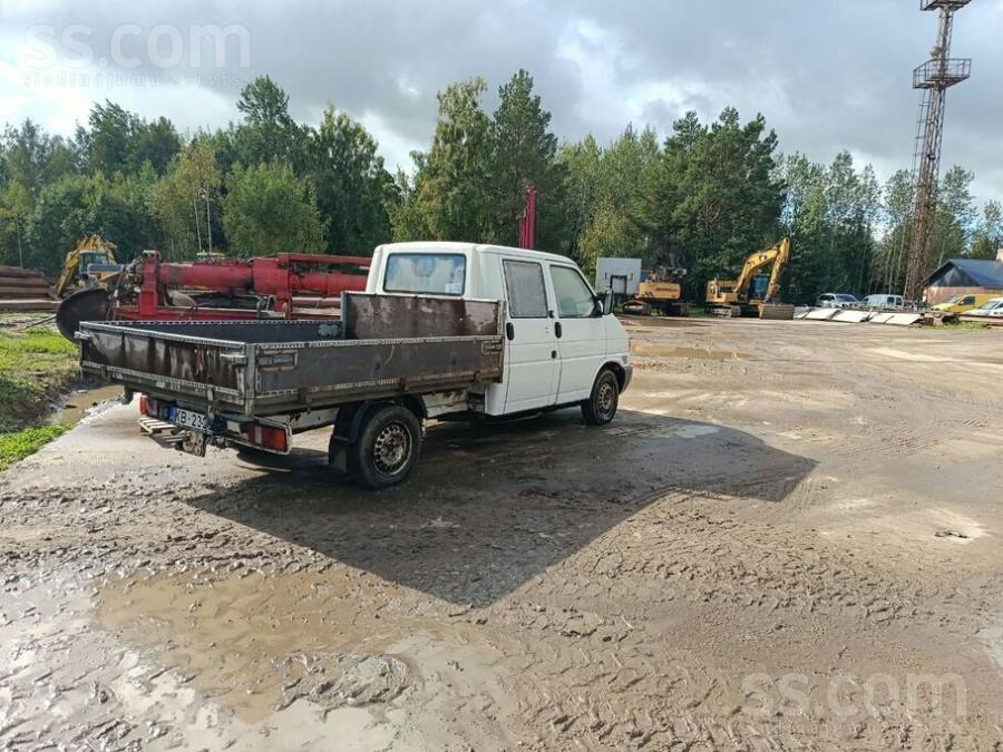 White Volkswagen T4 2000 in Jekabpils, with an engine capacity of 2.50 L and mileage of 479 thousand km for 2000 €, photo 6 on AUTOMOTO.COM.LV