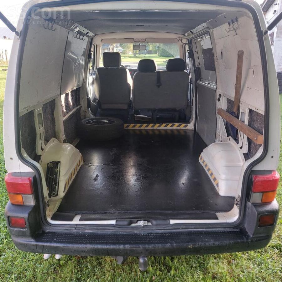 Balts Volkswagen T4 2001 Rīga, ar dzinēja tilpumu 2.50 L un nobraukumu 262 tūkst. km par 3150 €, foto 8 vietnē AUTOMOTO.COM.LV