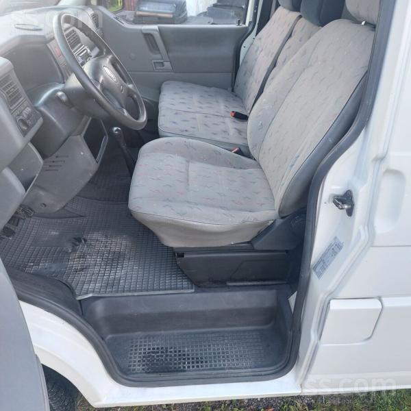 Balts Volkswagen T4 2001 Rīga, ar dzinēja tilpumu 2.50 L un nobraukumu 262 tūkst. km par 3150 €, foto 11 vietnē AUTOMOTO.COM.LV