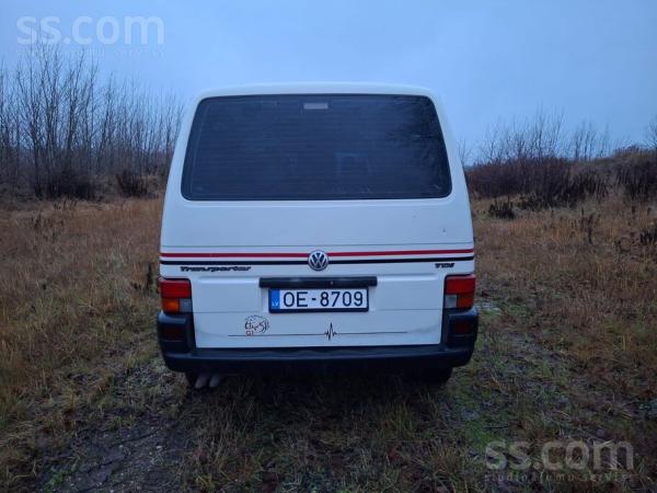 Balts Volkswagen T4 2003 Tukums, ar dzinēja tilpumu 2.50 L un nobraukumu 747 tūkst. km par 3990 €, foto 5 vietnē AUTOMOTO.COM.LV