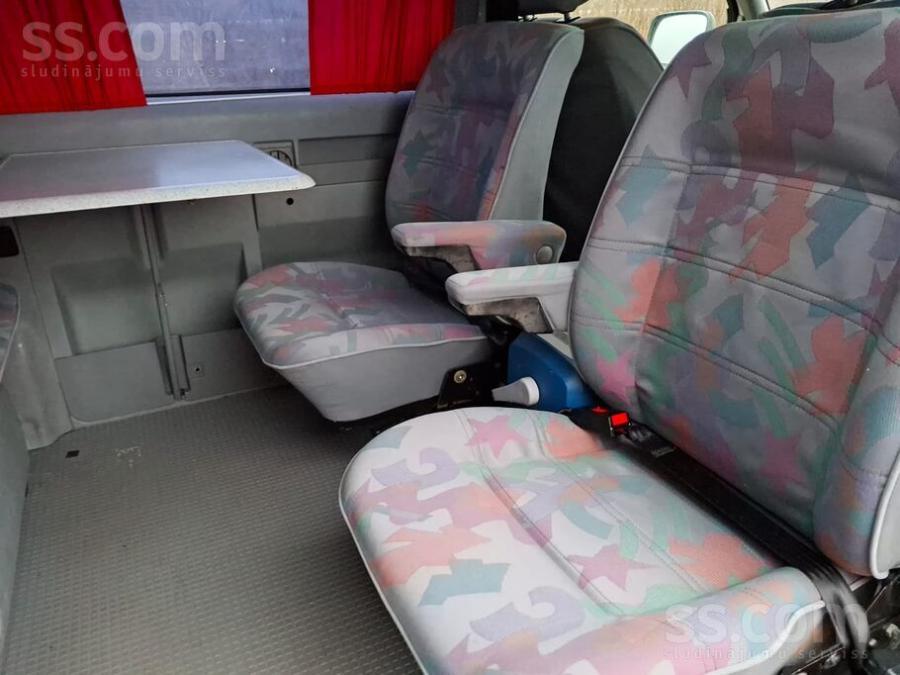 Balts Volkswagen T4 2003 Tukums, ar dzinēja tilpumu 2.50 L un nobraukumu 747 tūkst. km par 3990 €, foto 11 vietnē AUTOMOTO.COM.LV