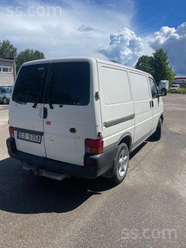 Белый Фольксваген Т4 2003 в Елгава, объемом двигателя 2.50 л и пробегом 494 тыс. км за 2700 €, фото 2 на AUTOMOTO.COM.LV