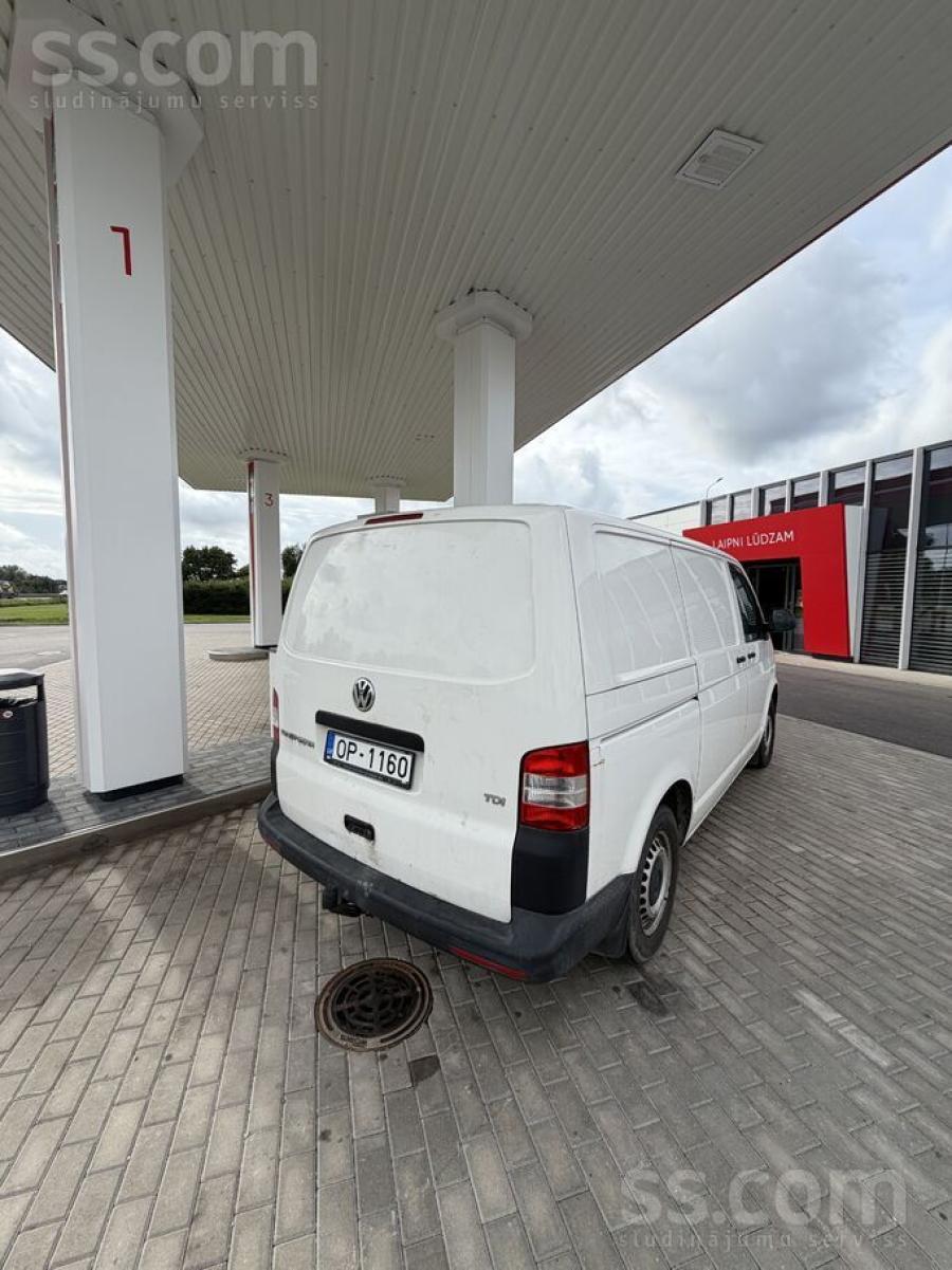 White Volkswagen T4 2013 in Liepaja, with an engine capacity of 2.00 L and mileage of 271 thousand km for 4500 €, photo 5 on AUTOMOTO.COM.LV
