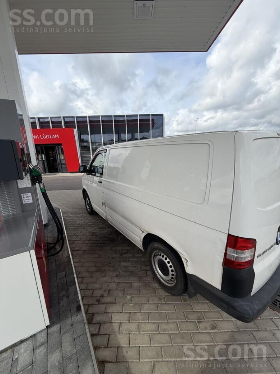 White Volkswagen T4 2013 in Liepaja, with an engine capacity of 2.00 L and mileage of 271 thousand km for 4500 €, photo 6 on AUTOMOTO.COM.LV