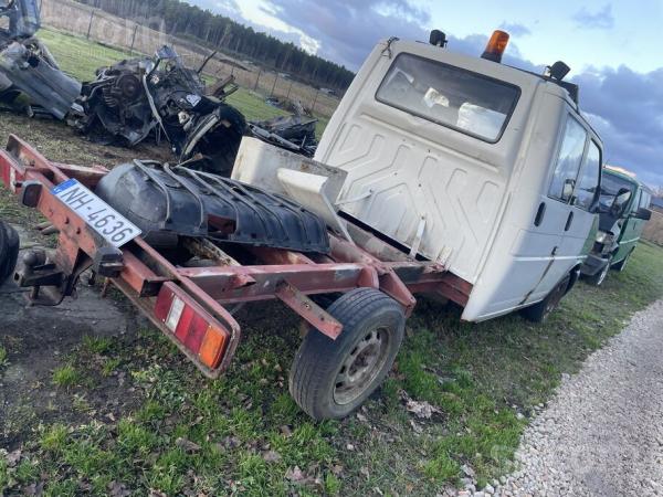White Volkswagen T4 1994 in Riga, with an engine capacity of 2.50 L and mileage of 221 thousand km for 5000 €, photo 3 on AUTOMOTO.COM.LV