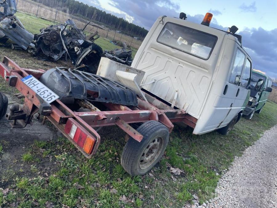 White Volkswagen T4 1994 in Riga, with an engine capacity of 2.50 L and mileage of 221 thousand km for 5000 €, photo 3 on AUTOMOTO.COM.LV