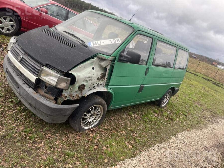 White Volkswagen T4 1994 in Riga, with an engine capacity of 2.50 L and mileage of 221 thousand km for 5000 €, photo 8 on AUTOMOTO.COM.LV