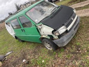 White Volkswagen T4 1994 in Riga, with an engine capacity of 2.50 L and mileage of 221 thousand km for 5000 €, photo 9 on AUTOMOTO.COM.LV