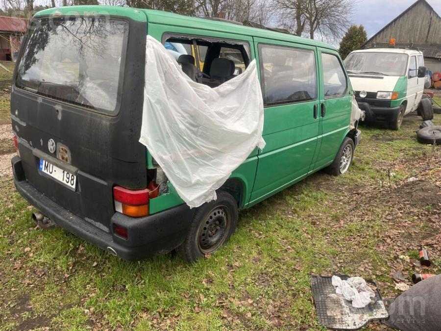White Volkswagen T4 1994 in Riga, with an engine capacity of 2.50 L and mileage of 221 thousand km for 5000 €, photo 11 on AUTOMOTO.COM.LV