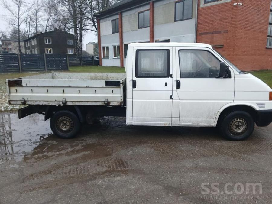 White Volkswagen T4 2000 in Madona, with an engine capacity of 2.50 L and mileage of 518 thousand km for 1450 €, photo 2 on AUTOMOTO.COM.LV