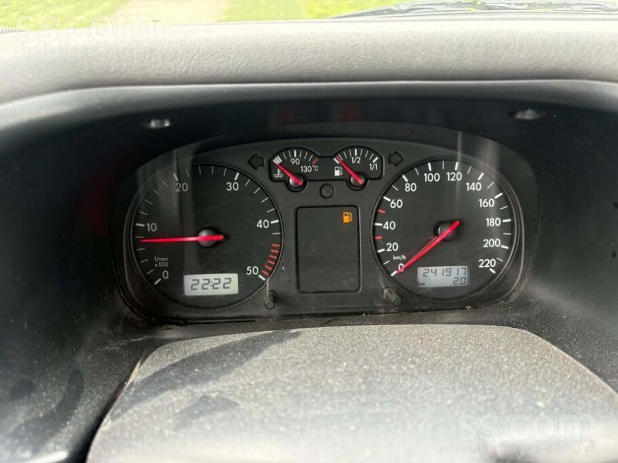 White Volkswagen T4 2003 in Tukums, with an engine capacity of 2.50 L and mileage of 242 thousand km for 2600 €, photo 3 on AUTOMOTO.COM.LV
