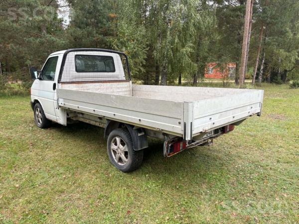 White Volkswagen T4 2003 in Tukums, with an engine capacity of 2.50 L and mileage of 242 thousand km for 2600 €, photo 9 on AUTOMOTO.COM.LV