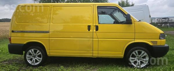 Dzeltens Volkswagen T4 2002 Tukums, ar dzinēja tilpumu 2.50 L un nobraukumu 328 tūkst. km par 4599 €, foto 3 vietnē AUTOMOTO.COM.LV