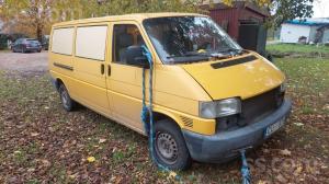 Yellow Volkswagen T4 2000 in Riga, with an engine capacity of 2.50 L and mileage of 380 thousand km for 1000 €, photo 3 on AUTOMOTO.COM.LV