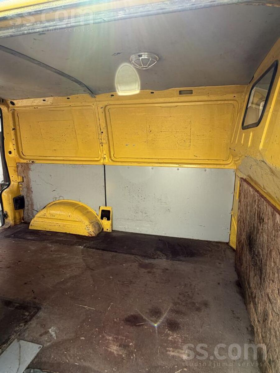 Yellow Volkswagen T4 1998 in Liepaja, with an engine capacity of 1.90 L and mileage of 328 thousand km for 1950 €, photo 7 on AUTOMOTO.COM.LV