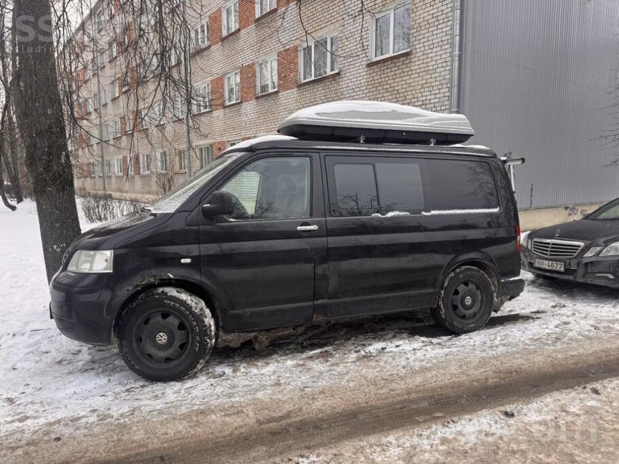 Melns Volkswagen T5 2006 Rīga, ar dzinēja tilpumu 1.90 L un nobraukumu 450 tūkst. km par 6500 €, foto 5 vietnē AUTOMOTO.COM.LV