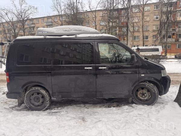 Black Volkswagen T5 2006 in Riga, with an engine capacity of 1.90 L and mileage of 450 thousand km for 6500 €, photo 7 on AUTOMOTO.COM.LV