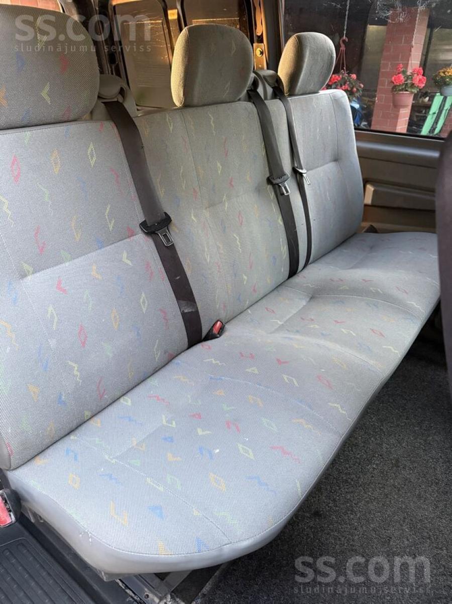 Melns Volkswagen T5 2006 Kuldīga, ar dzinēja tilpumu 1.90 L un nobraukumu 37 tūkst. km par 4300 €, foto 9 vietnē AUTOMOTO.COM.LV