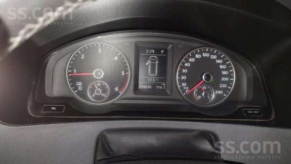Melns Volkswagen T5 2011 Daugavpils, ar dzinēja tilpumu 2.00 L un nobraukumu 301 tūkst. km par 10600 €, foto 3 vietnē AUTOMOTO.COM.LV