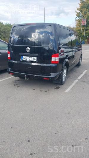 Melns Volkswagen T5 2011 Daugavpils, ar dzinēja tilpumu 2.00 L un nobraukumu 301 tūkst. km par 10600 €, foto 10 vietnē AUTOMOTO.COM.LV
