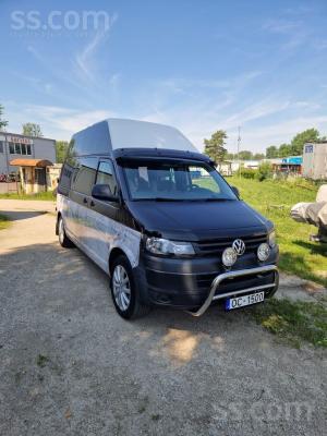 Melns Volkswagen T5 2014 Rīga, ar dzinēja tilpumu 2.00 L un nobraukumu 293 tūkst. km par 12200 €, foto  vietnē AUTOMOTO.COM.LV